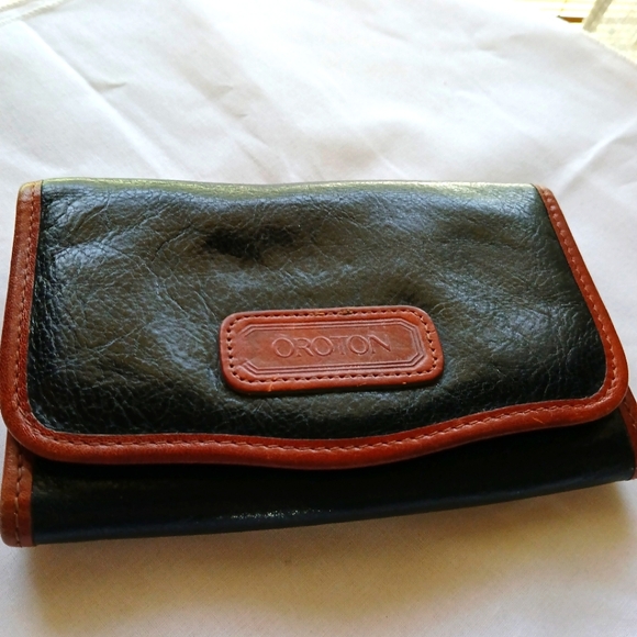 Oroton | Bags | Vintage Oroton Black And Brown Leather Wallet With ...